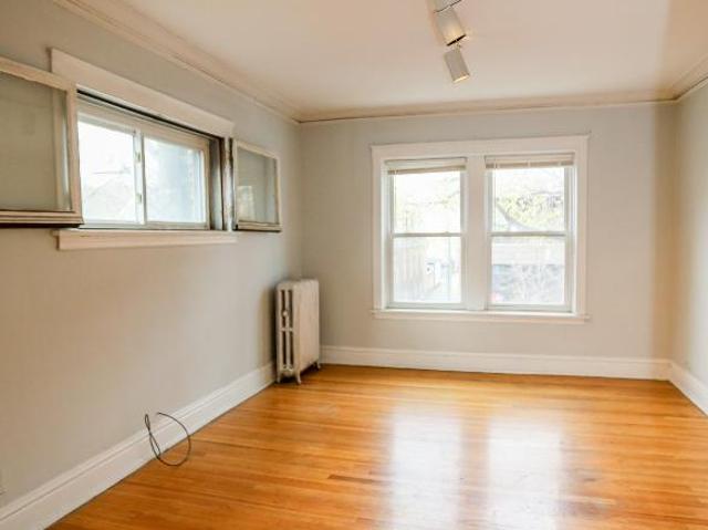 1 Br, 1 bath, Condo 3953 Hoyne
