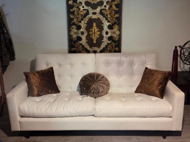 1 Br, 1 bath, Condo 396 Memorial Hwy