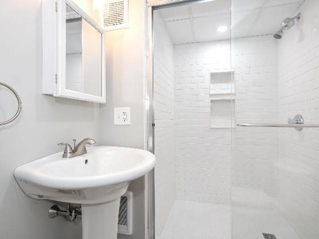 1 Br, 1 bath, Condo 39 Bourne Street