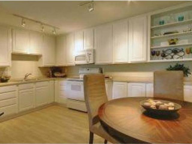 1 Br, 1 bath, Condo Hwy 169