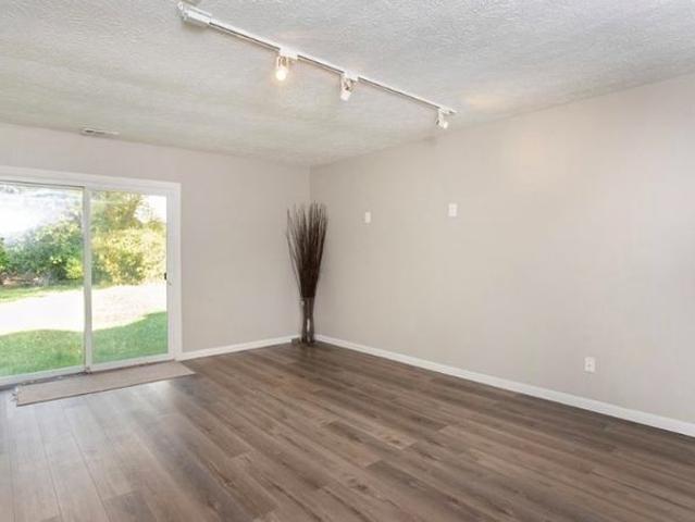 1 BR 1 bath DUPLEX in North Ridgeville Available J