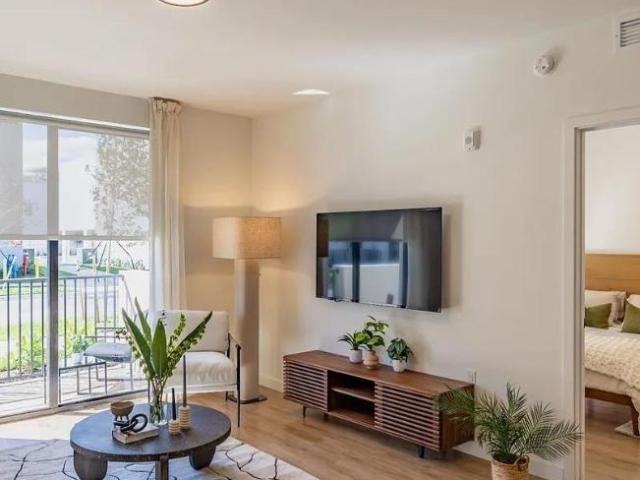 1 Br, 1 bath, Mid rise 12835 SW 246th Ter