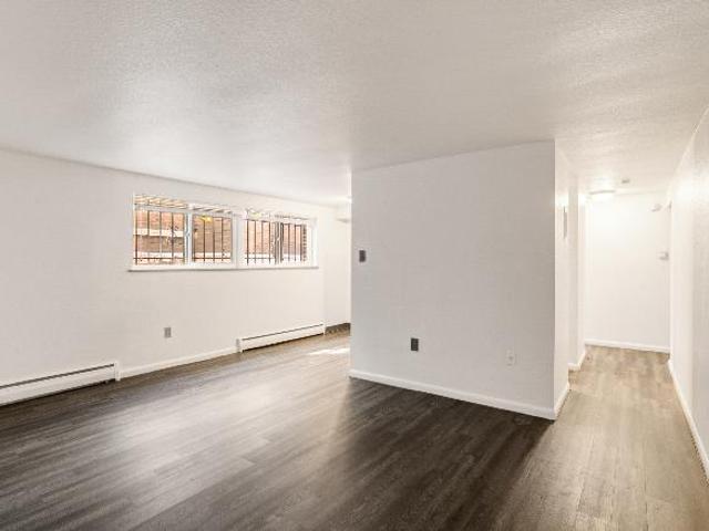 1 Br, 1 bath, Mid rise 1326 North Corona Street