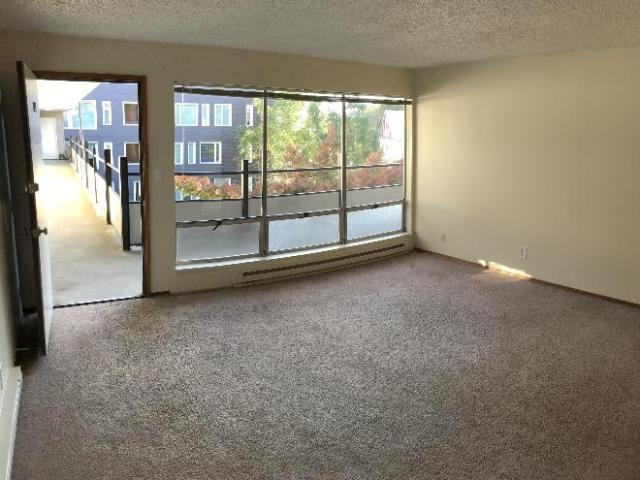 1 Br, 1 bath, Other 4120 11th Ave NE