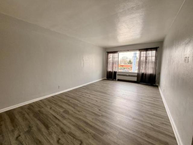 1 Br, 1 bath, Other 417 North Dixie Way