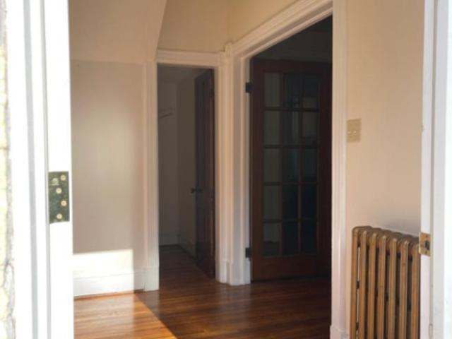1 Br, 1 bath, Other 429 431 N Locust St