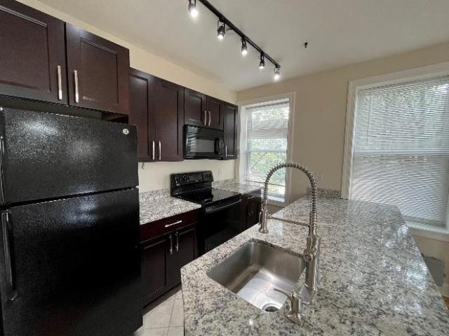 1 Br, 1 bath, Apartment 440 S Fairmount St