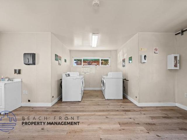 1 Br, 1 bath, Other 4431 W 118th St