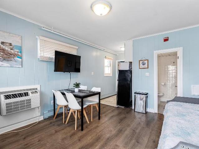 1 Br, 1 bath, Other 44 East Grand Avenue