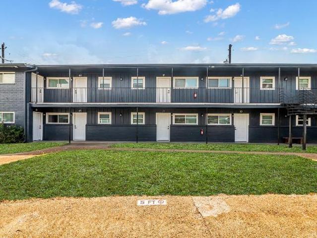 1 Br, 1 bath, Apartment 4706 Yellowstone Boulevard