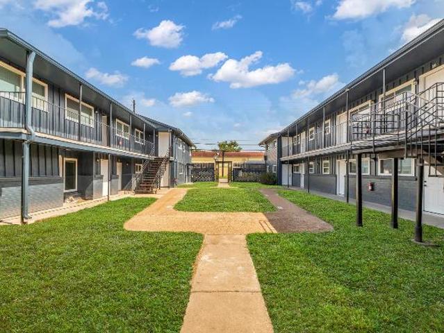 1 Br, 1 bath, Apartment 4706 Yellowstone Boulevard