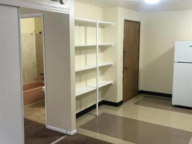 1 Br, 1 bath, Apartment 5035 15th Ave N E