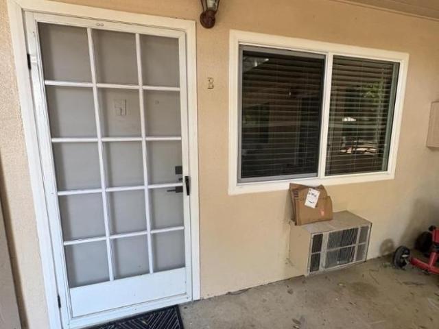 1 Br, 1 bath, Other 514 516 East Oak Street