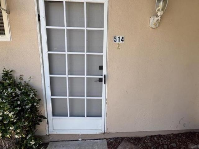 1 Br, 1 bath, Other 514 516 East Oak Street