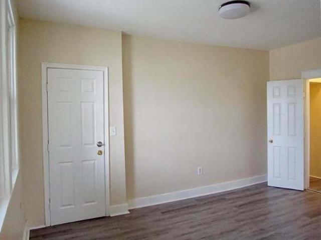 1 Br, 1 bath, Apartment 5200 Ballman Ave