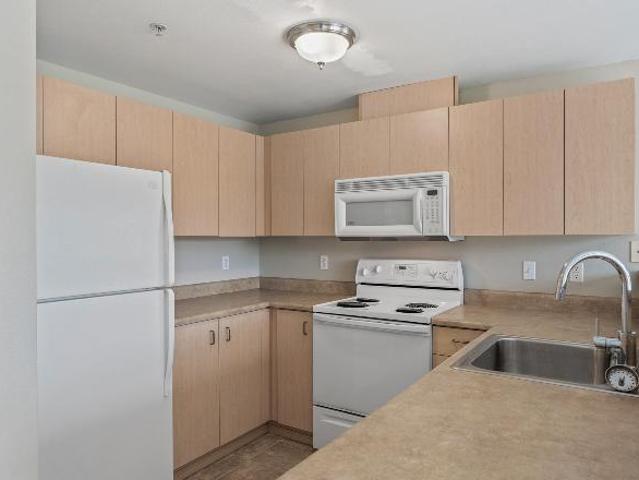 1 Br, 1 bath, Other 5200 Roosevelt Way Northeast