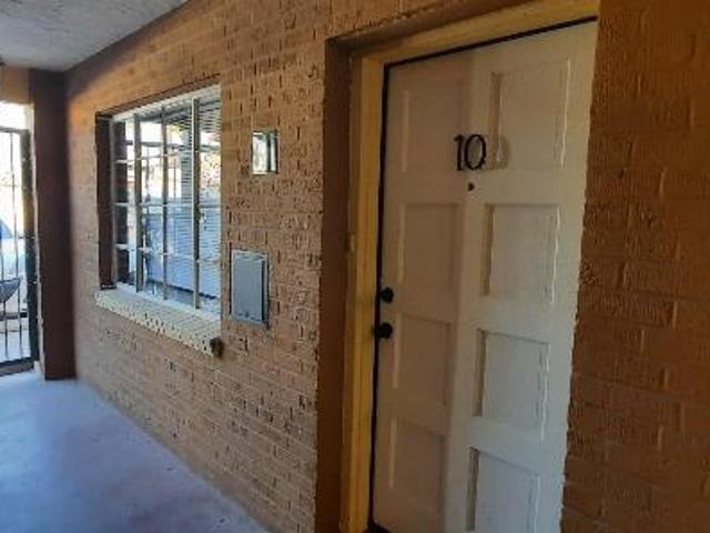1 Br, 1 bath, Other 526 W Roosevelt