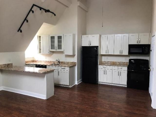 1 Br, 1 bath, Apartment 5519 Baum Blvd