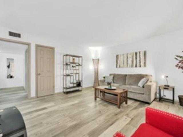 1 Br, 1 bath, Other 5645 Gaston Avenue
