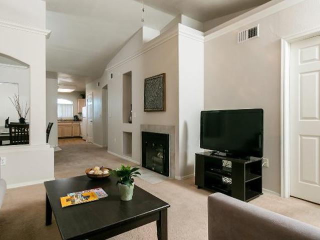1 Br, 1 bath, Apartment 6000 Cortaderia St Ne