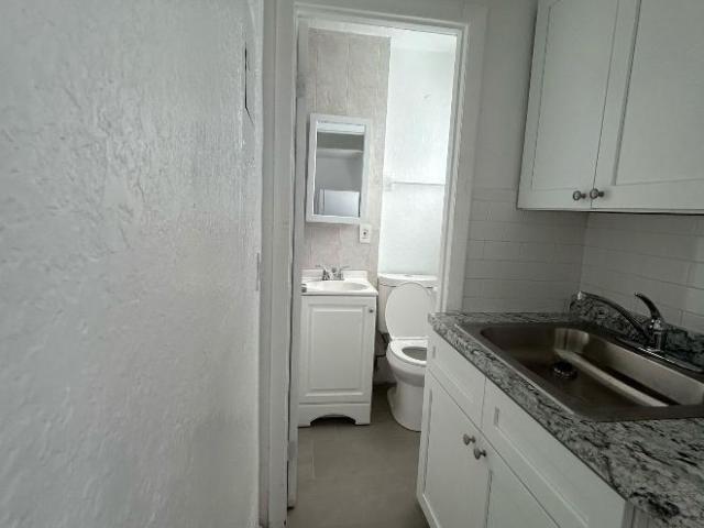 1 Br, 1 bath, Apartment 610 Northwest 7th Avenue