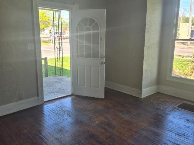 1 Br, 1 bath, Other 611 Nichol Avenue