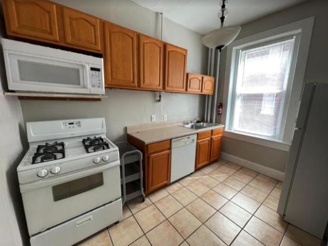 1 Br, 1 bath, Apartment 622 Graydon Avenue