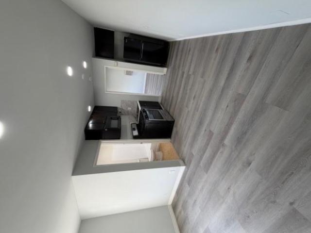1 Br, 1 bath, Other 645 N New Hampshire Ave