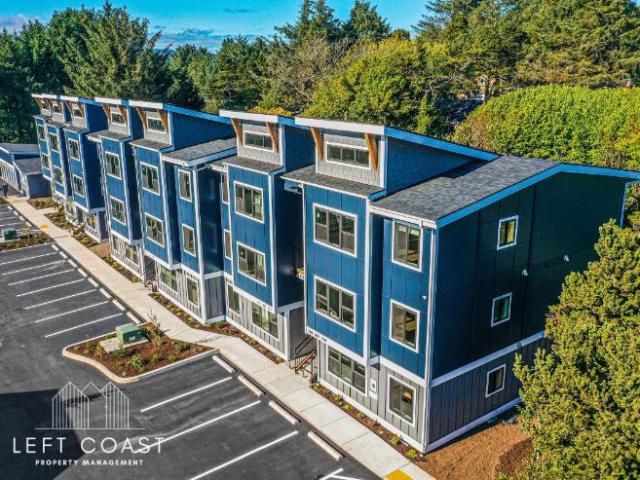 1 Br, 1 bath, Apartment 680 SE Hwy 101