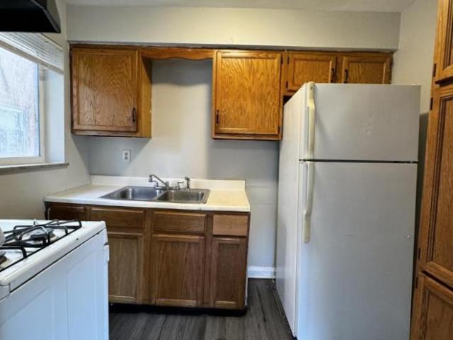 1 Br, 1 bath, Other 697 701 Greenwood Avenue