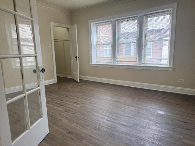 1 Br, 1 bath, Apartment 7105 South Champlain Avenue