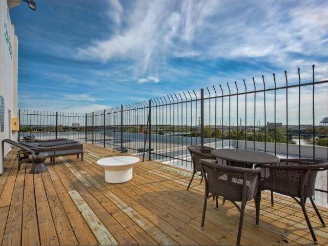 1 Br, 1 bath, Other 711 William St