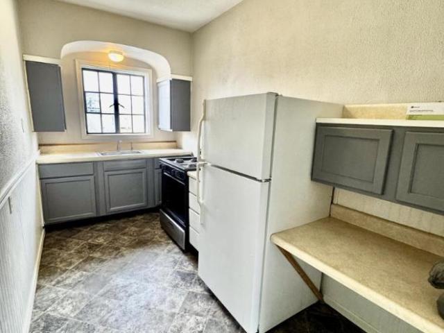 1 Br, 1 bath, Apartment 718 West Mulberry Street