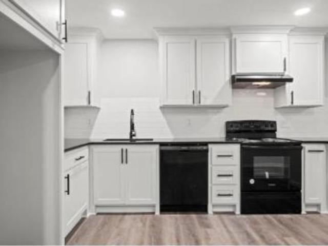 1 Br, 1 bath, Other 720 Ottawa Street