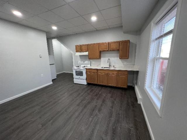 1 Br, 1 bath, Apartment 727 Main Street