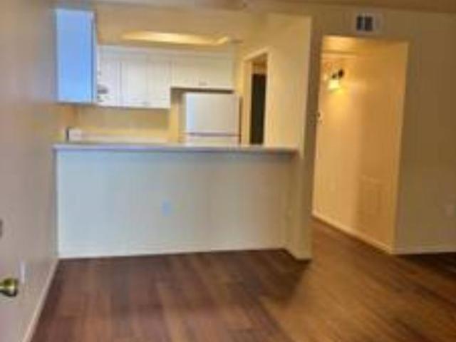 1 Br, 1 bath, Other 735 Fallbrook St