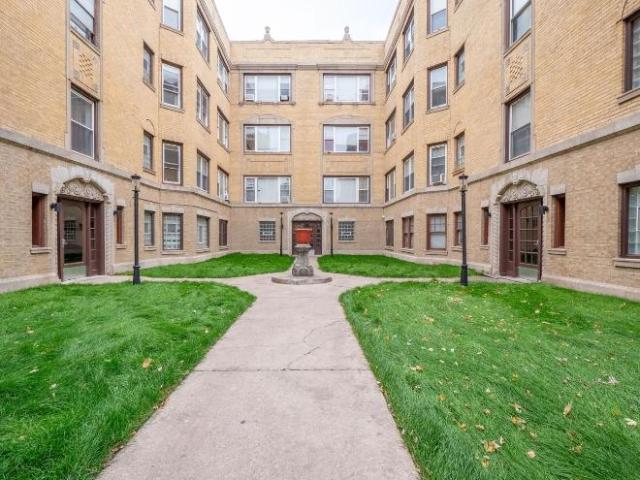1 Br, 1 bath, Other 7369 North Damen Avenue