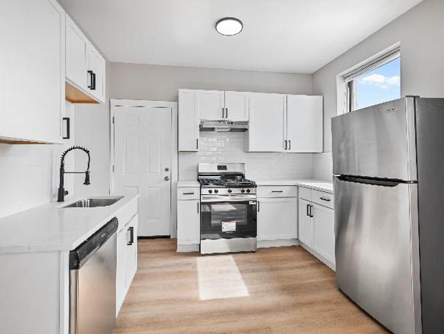 1 Br, 1 bath, Apartment 7516 24 N Seeley Ave