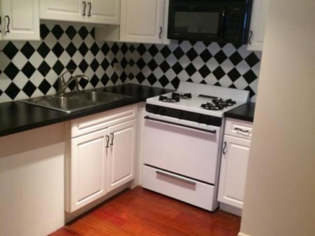 1 Br, 1 bath, Other 7642 S Exchange