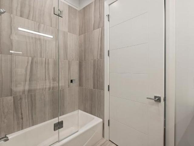 1 Br, 1 bath, Other 812 W Adams Street