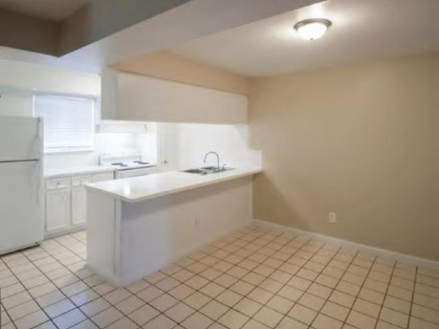 1 Br, 1 bath, Other 8345 Park Place Blvd