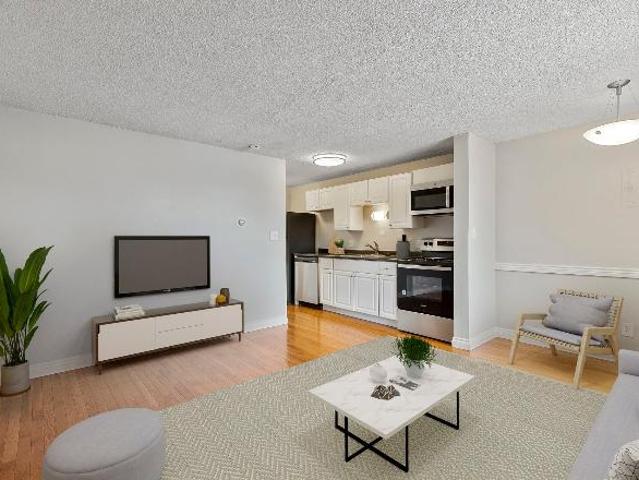 1 Br, 1 bath, Apartment 8 S Clarkson Street