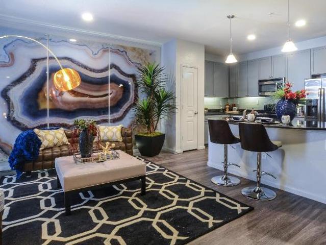 1 Br, 1 bath, Apartment 901 Red River St