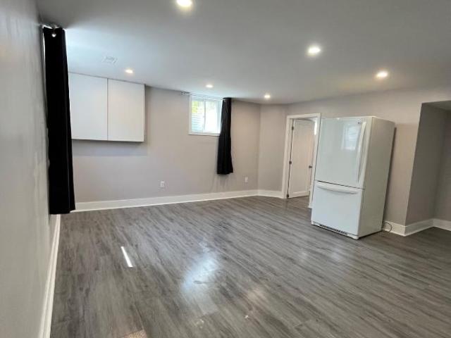 1 Br, 1 bath, Other 95 Leaside Dr