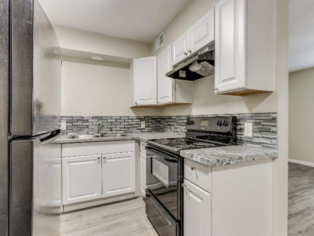 1 Br, 1 bath, Other 1000 NW 88th St
