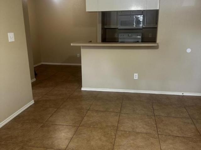 1 Br, 1 bath, Other 1001 E Redbud Avenue