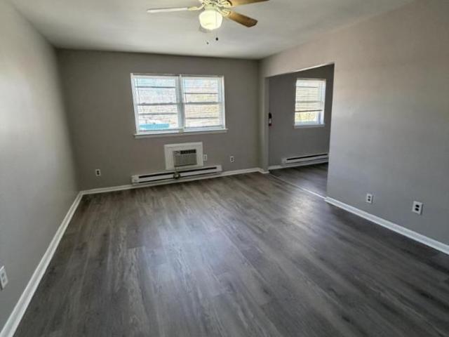 1 Br, 1 bath, Apartment 105 Lincoln Ave