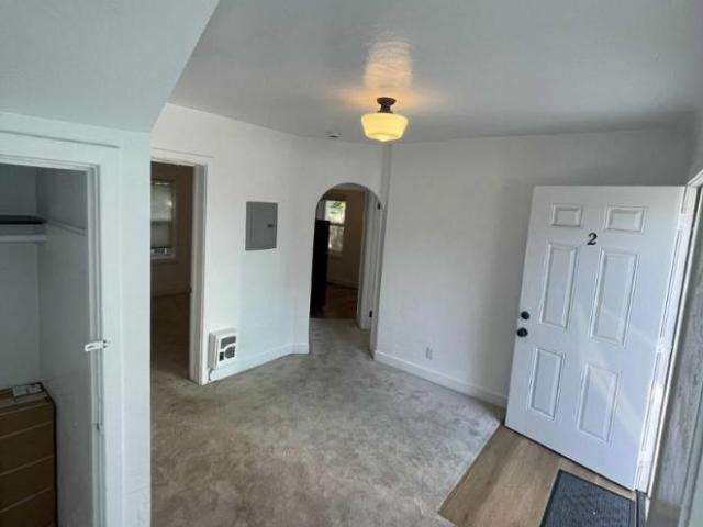 1 Br, 1 bath, Other 108 Sycamore Street