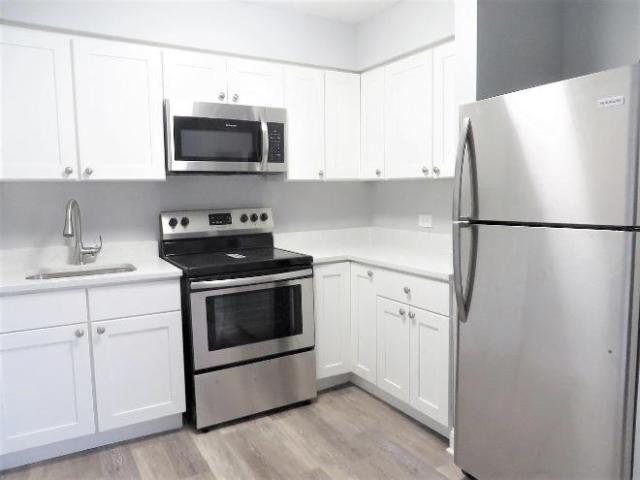 1 Br, 1 bath, Other 1100 N Wheeling Road