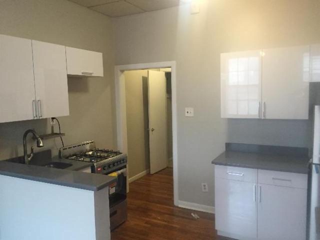 1 Br, 1 bath, Apartment 1114 Spruce Street